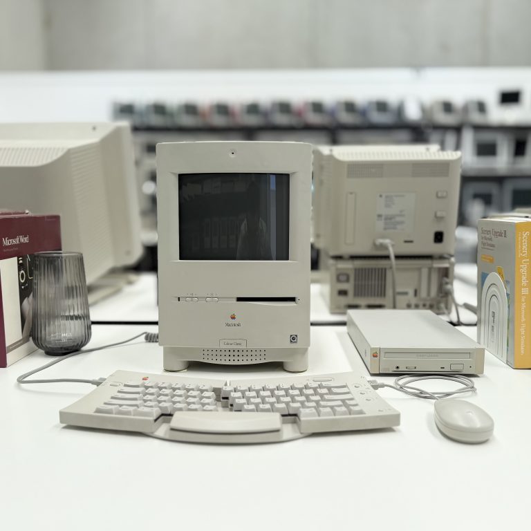Macintosh Colour Classic – MAC Museum
