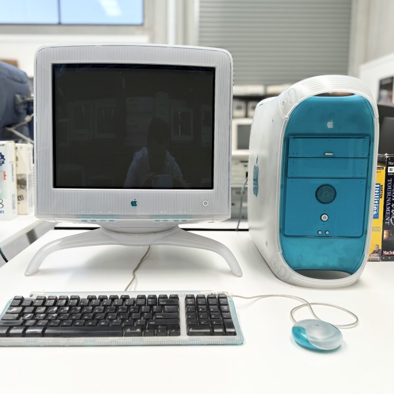 Power Macintosh G3 Blue & White – MAC Museum